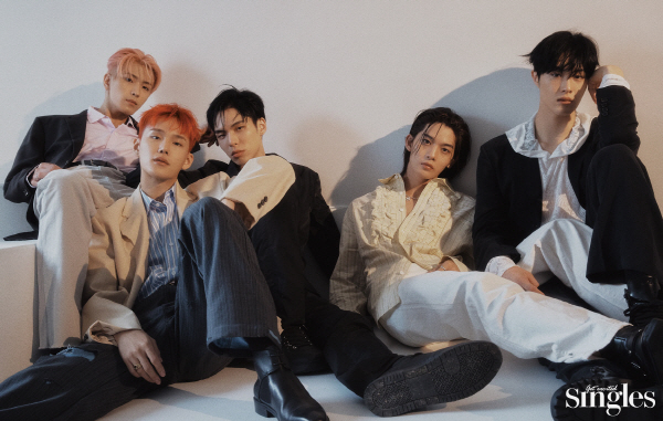 '8월 컴백' CIX, 5인 5색 훈훈한 비주얼 화보 - 동행미디어 시대